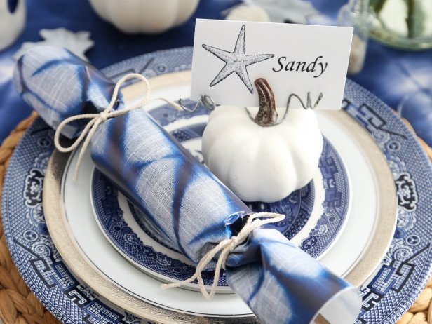 How to Make Party Crackers for Any Occasion | HGTV