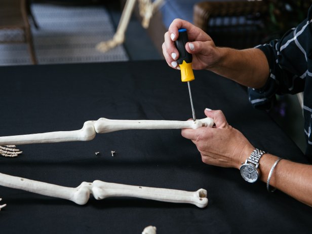 DIY Halloween Lighting Decoration Made From a Skeleton and an Old Light ...