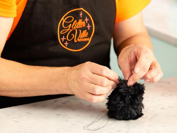 DIY Easy-Sew Spider Hand Puppet | HGTV