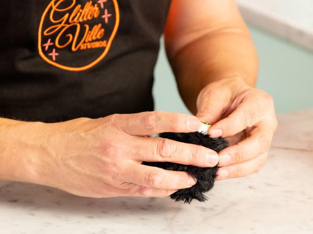 DIY Easy-Sew Spider Hand Puppet | HGTV