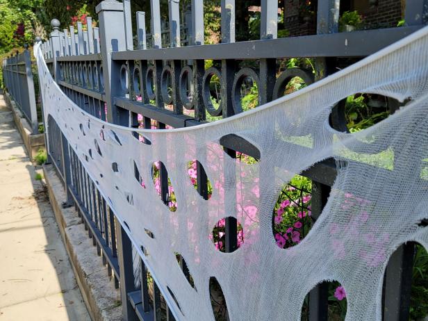 The Easiest Way to DIY Big Spiderwebs for Halloween | HGTV