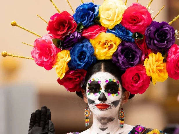 How to Celebrate the Day of the Dead Holiday | HGTV