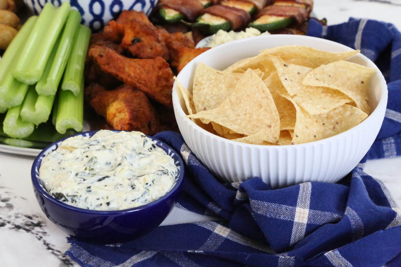 Easy Party Appetizer Sample Board Ideas | HGTV