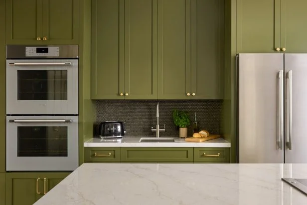 Design Tips for Creating a Jewel-Toned Kitchen | HGTV