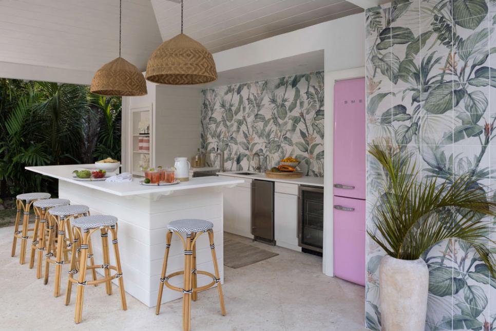 Photos | Angela Harris | HGTV