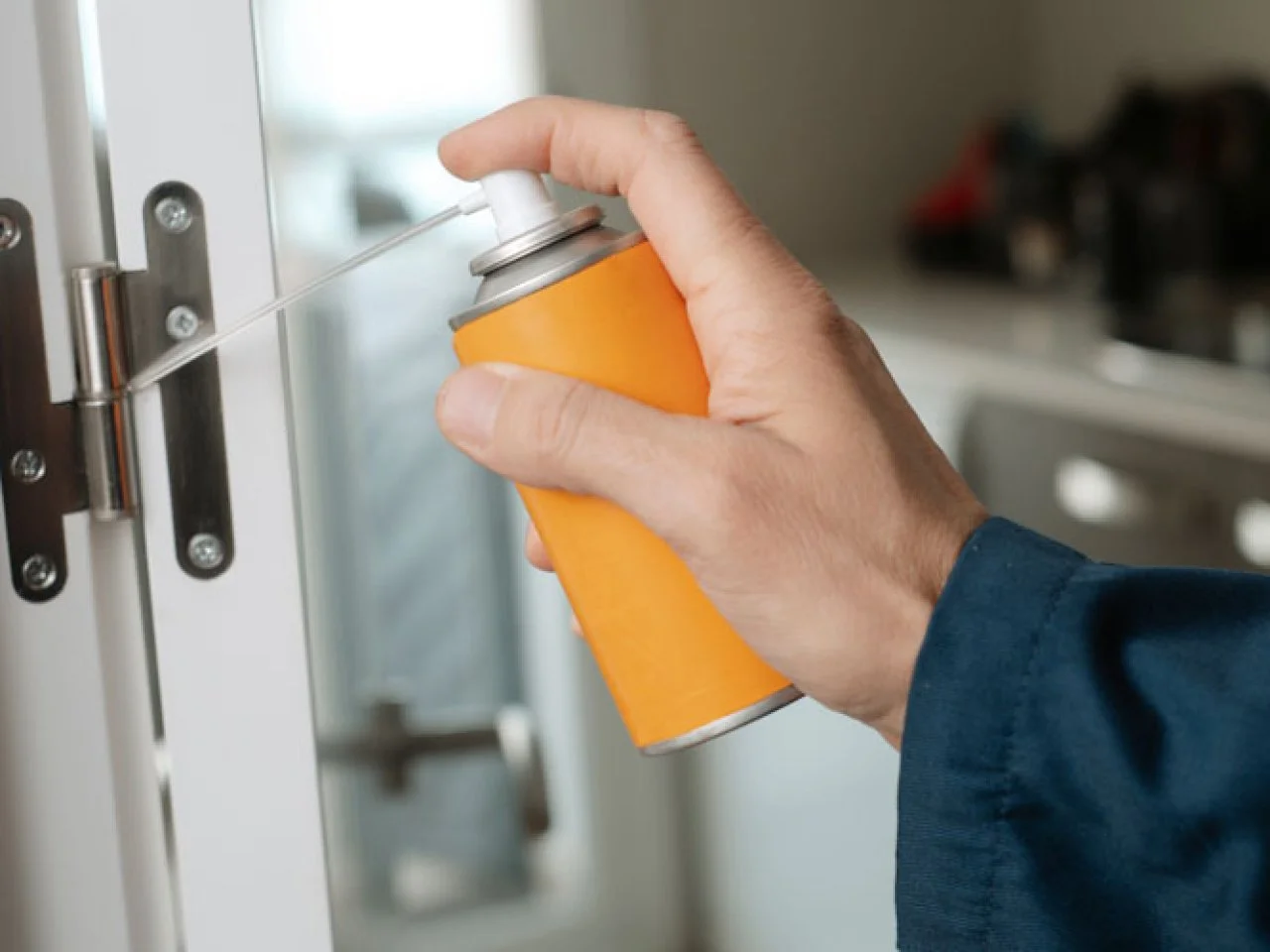 open door without creaking