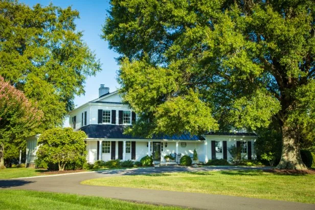 Modern Virginia Farmhouse Gives Nod to Tradition | HGTV