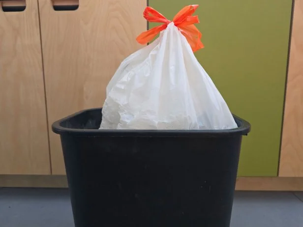 How to Clean and Deoderize Your Trash Can | HGTV
