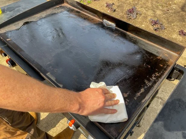 How to Clean a Blackstone Griddle After Cooking | HGTV