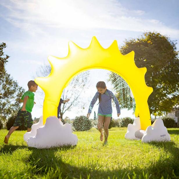 10 Best Inflatable Sprinklers for Kids in 2020 | HGTV