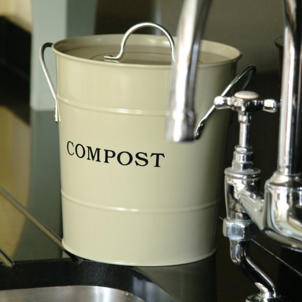 13 Best Countertop Compost Bins for 2023 | HGTV