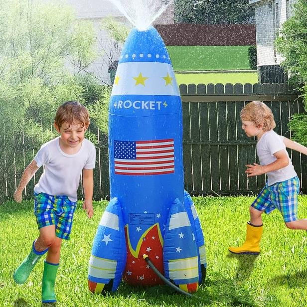 10 Best Inflatable Sprinklers for Kids in 2022 | HGTV