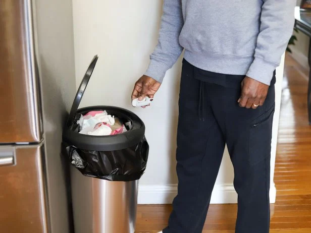 How to Clean and Deoderize Your Trash Can | HGTV