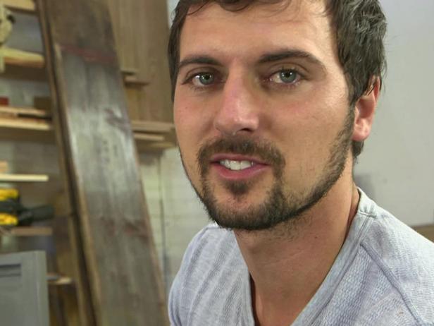 Danmade Settee Video | HGTV