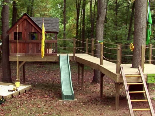 Building a Backyard Tree Fort Video | HGTV