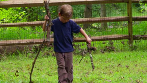 Creative Stick Sign for Kids Video | HGTV