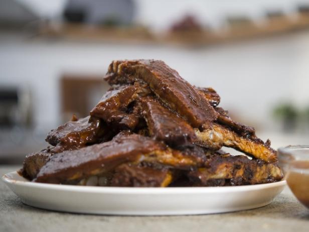 Shortcut Smoky Indoor Ribs Video | HGTV