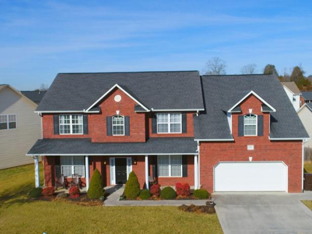 Extended Family Home Video | HGTV