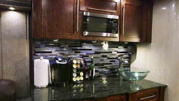 Nickelback Musician Chad Kroeger's Tour Bus Video | HGTV